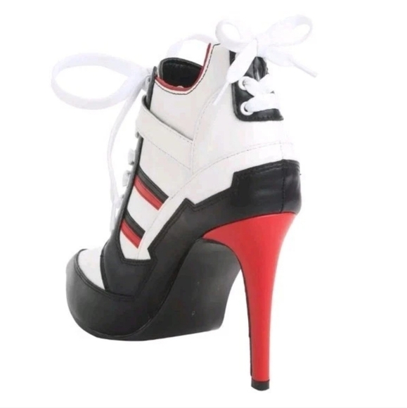Hot Topic | Shoes | Hot Topic Harley Quinn Heels Shoes Pumps Laced ...